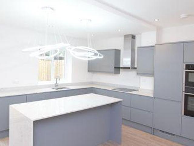 6 Bedrooms Semi detached house for rent in Roehampton Vale, Richmond, Surrey, London SW15
