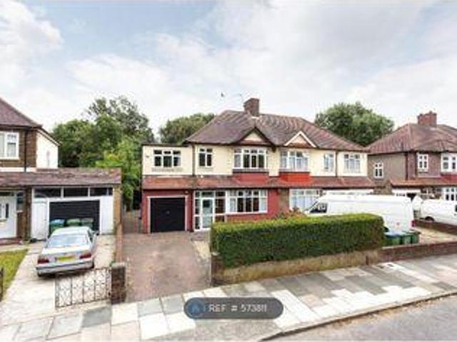 6 Bedrooms Semi detached house for rent in Restons Crescent, Avery Hill SE9
