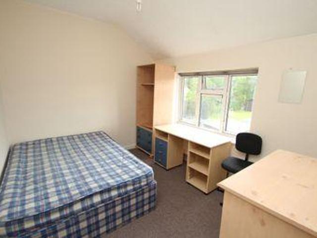 6 Bedrooms Semi detached house for rent in The Chase, Guildford GU2