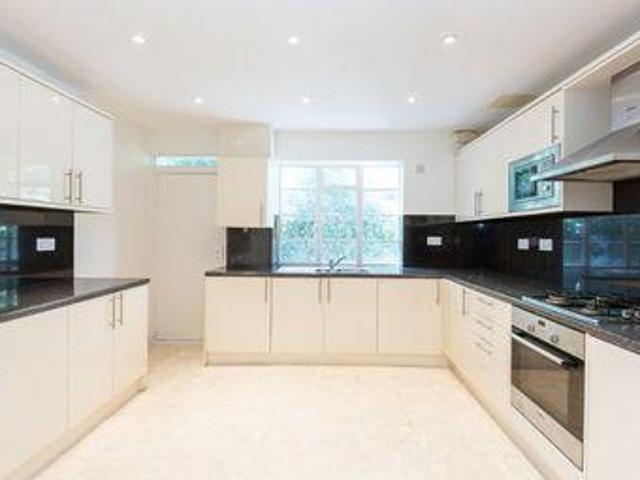 6 Bedrooms Semi detached house for rent in Vivian Way, London N2