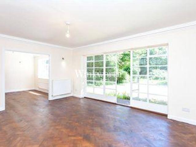 6 Bedrooms Semi detached house for rent in Vivian Way, London N2
