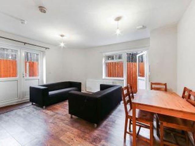 6 Bedrooms Semi detached house for sale in Ambassador Square, London E14