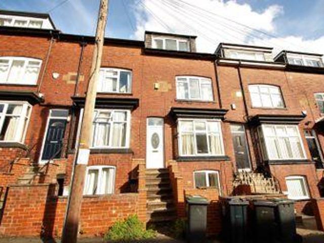 6 Bedrooms Terraced house for rent in Manor Drive, Hyde Park, Leeds LS6