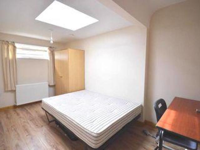 6 Bedrooms Terraced house for rent in Addison Gardens, Surbiton KT5