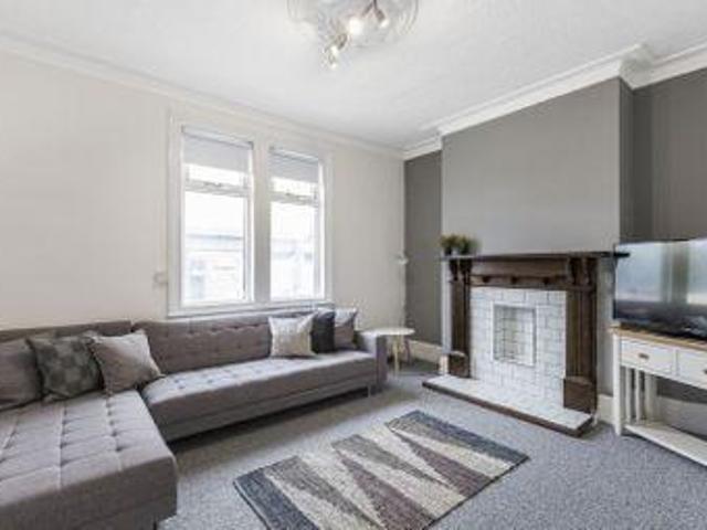 6 Bedrooms Terraced house for rent in Ash Road, Adel, Leeds LS6