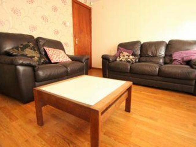 6 Bedrooms Terraced house for rent in Ashville Grove, Hyde Park, Leeds LS6