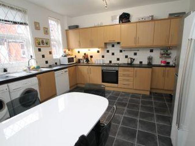 6 Bedrooms Terraced house for rent in Burchett Grove, Leeds LS6