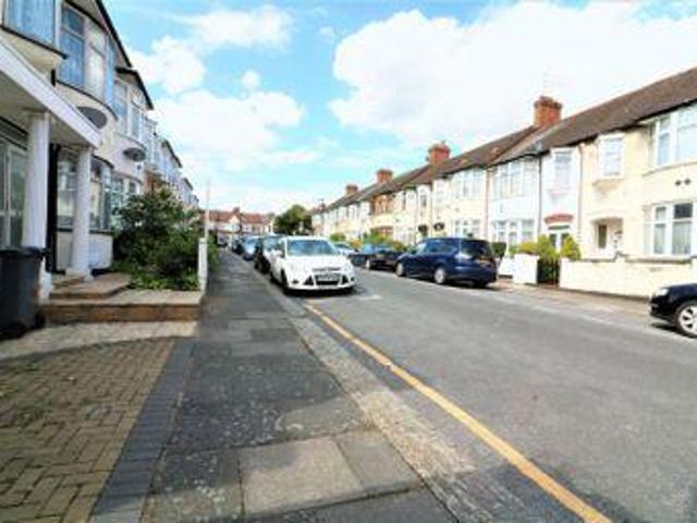 6 Bedrooms Terraced house for rent in Bourn Avenue, London N15