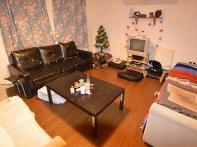 6 Bedrooms Terraced house for rent in Brudenell Grove, Leeds LS6