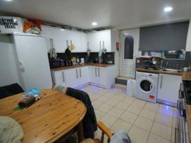 6 Bedrooms Terraced house for rent in Brudenell Mount, Hyde Park, Leeds LS6