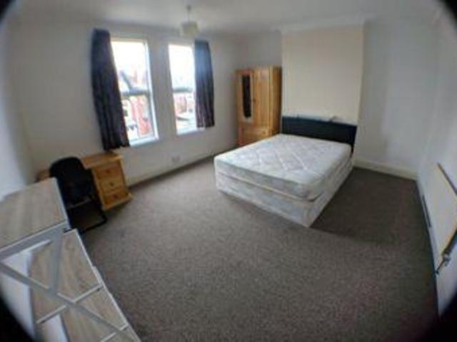 6 Bedrooms Terraced house for rent in Brudenell Mount, Hyde Park, Leeds LS6