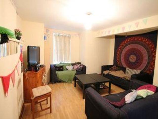 6 Bedrooms Terraced house for rent in Brudenell Road, Hyde Park, Leeds LS6
