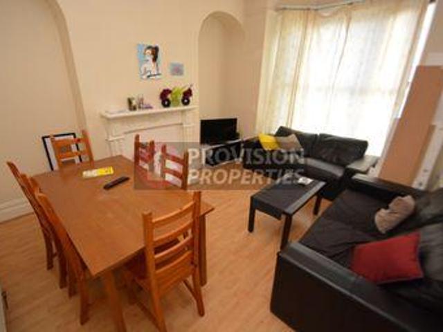 6 Bedrooms Terraced house for rent in Cardigan Road, Hyde Park, Leeds LS6