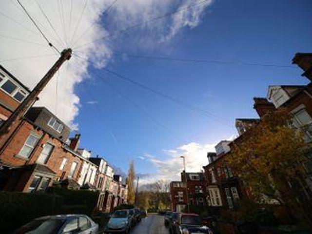 6 Bedrooms Terraced house for rent in Cliff Mount, Woodhouse, Leeds LS6
