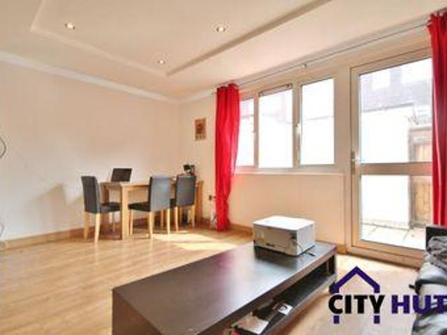 6 Bedrooms Terraced house for rent in Corporation Street, London N7