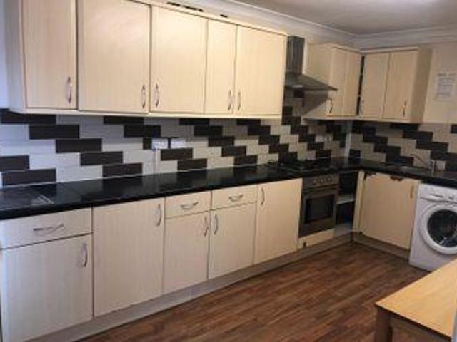 6 Bedrooms Terraced house for rent in East Avenue, Hayes UB3