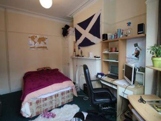 6 Bedrooms Terraced house for rent in Ebberston Terrace, Hyde Park, Leeds LS6