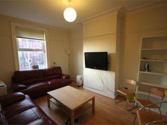 6 Bedrooms Terraced house for rent in Ebor Mount, Hyde Park, Leeds LS6