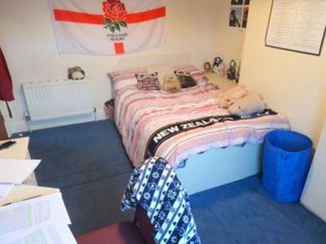 6 Bedrooms Terraced house for rent in Estcourt Avenue, Headingley, Leeds LS6
