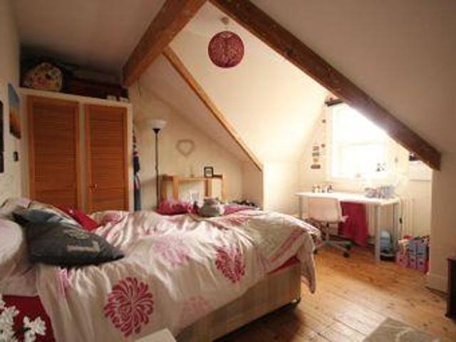 6 Bedrooms Terraced house for rent in Estcourt Terrace, Headingley, Leeds LS6
