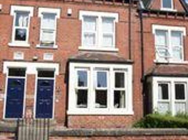 6 Bedrooms Terraced house for rent in Estcourt Terrace, Headingley, Leeds LS6