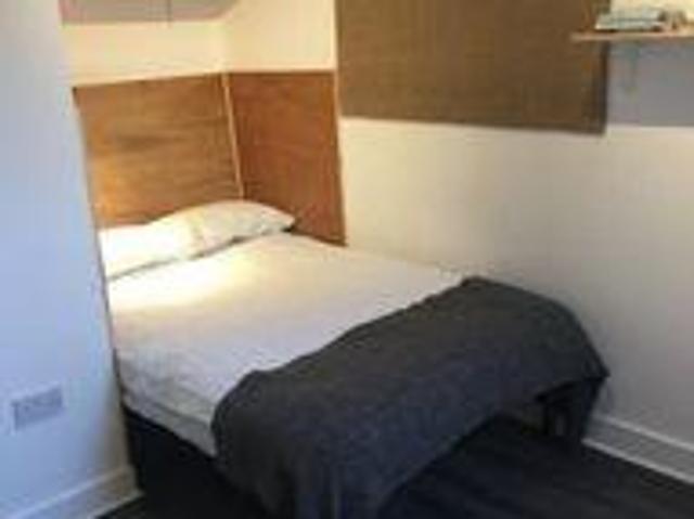 6 Bedrooms Terraced house for rent in Fairbank Avenue, Manchester, Greater Manchester M14