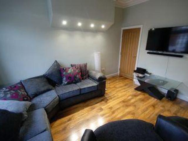 6 Bedrooms Terraced house for rent in Hartley Avenue, Woodhouse, Leeds LS6