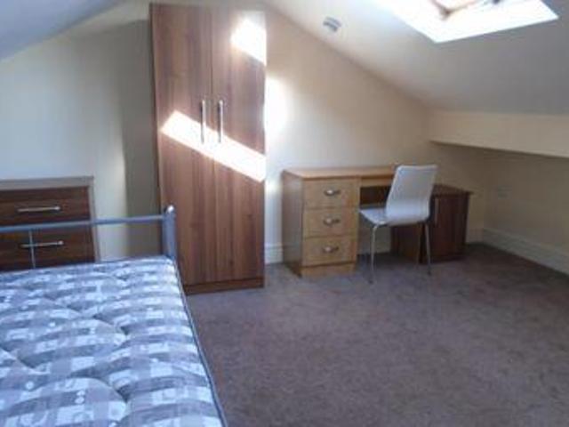 6 Bedrooms Terraced house for rent in Haydn Avenue, Manchester M14
