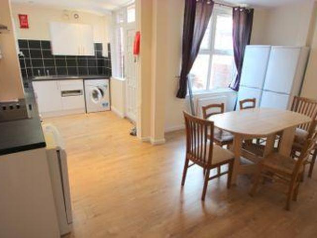 6 Bedrooms Terraced house for rent in Headingley Mount, Headingley, Leeds LS6