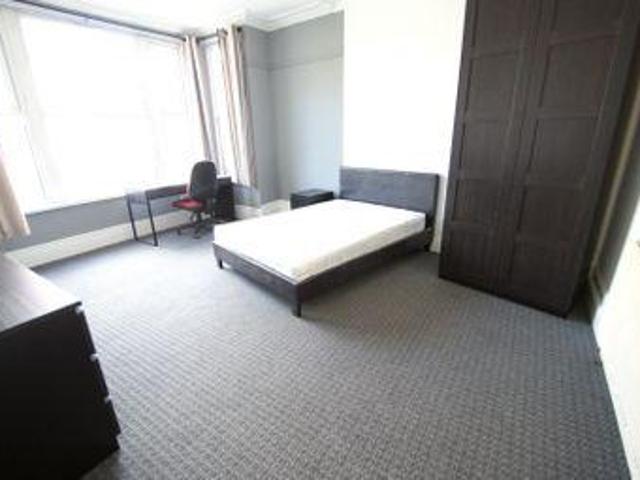 6 Bedrooms Terraced house for rent in Lucas Place, Woodhouse, Leeds LS6