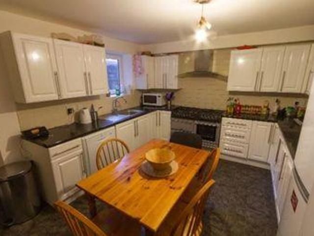 6 Bedrooms Terraced house for rent in Queens Road, Hyde Park, Leeds LS6
