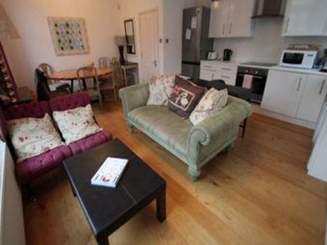 6 Bedrooms Terraced house for rent in Regent Park Avenue, Hyde Park, Leeds LS6