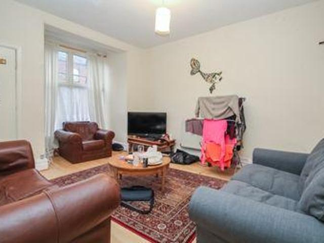 6 Bedrooms Terraced house for rent in Royal Park Avenue, Hyde Park, Leeds LS6