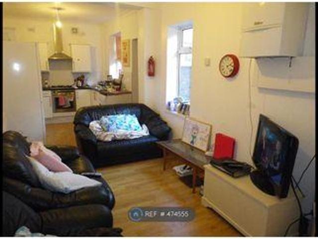 6 Bedrooms Terraced house for rent in Standish Road, Manchester M14