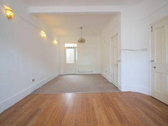 6 Bedrooms Terraced house for rent in Sibley Grove, East Ham E12