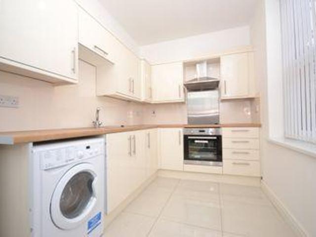 6 Bedrooms Terraced house for rent in Somerset Road, Almondbury, Huddersfield HD5