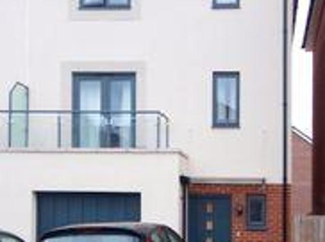 6 Bedrooms Town house for rent in Slade Baker Way, Stapleton, Bristol BS16