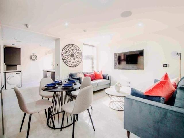 6 Beds 3 Baths