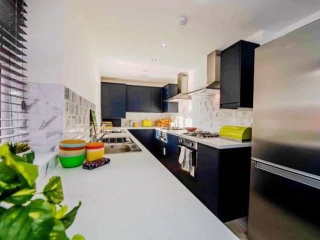 6 Beds 3 Baths