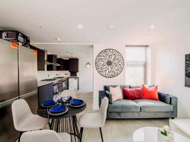 6 Beds 3 Baths