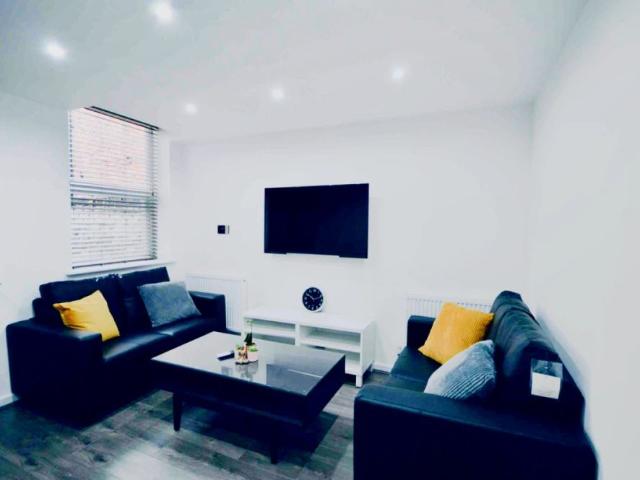 6 Beds 3 Baths