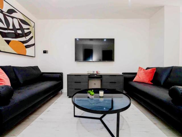 6 Beds 0 Baths