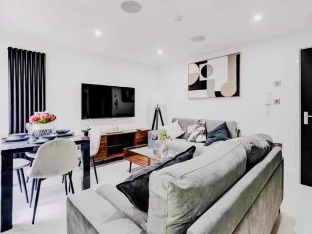6 Beds 4 Baths