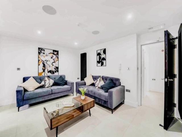 6 Beds 4 Baths