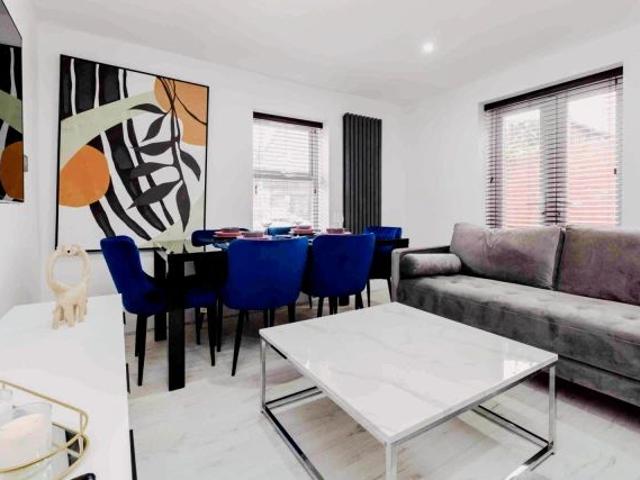 6 Beds 5 Baths