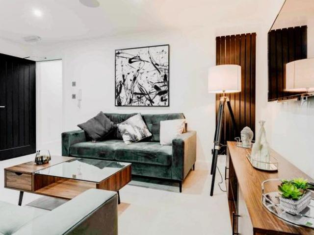6 Beds 6 Baths