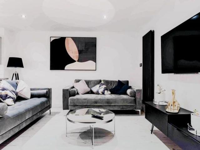 6 Beds 6 Baths