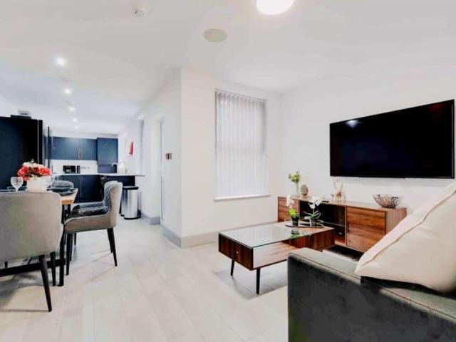 6 Beds 6 Baths