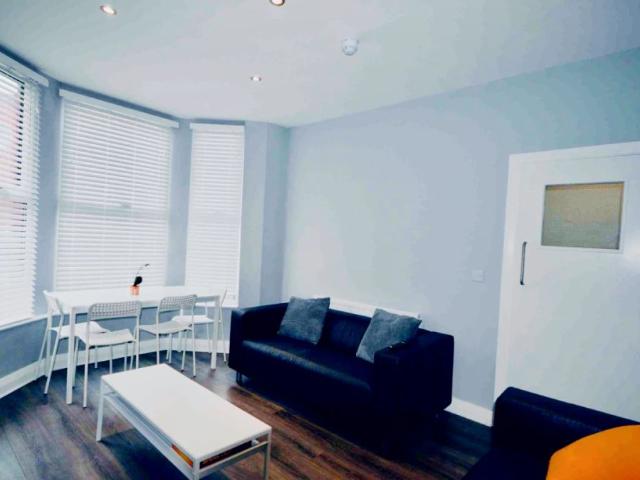 6 Beds 6 Baths