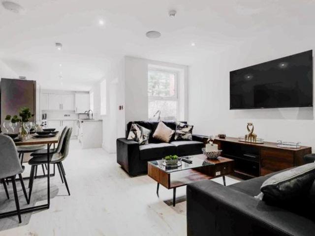 6 Beds 6 Baths